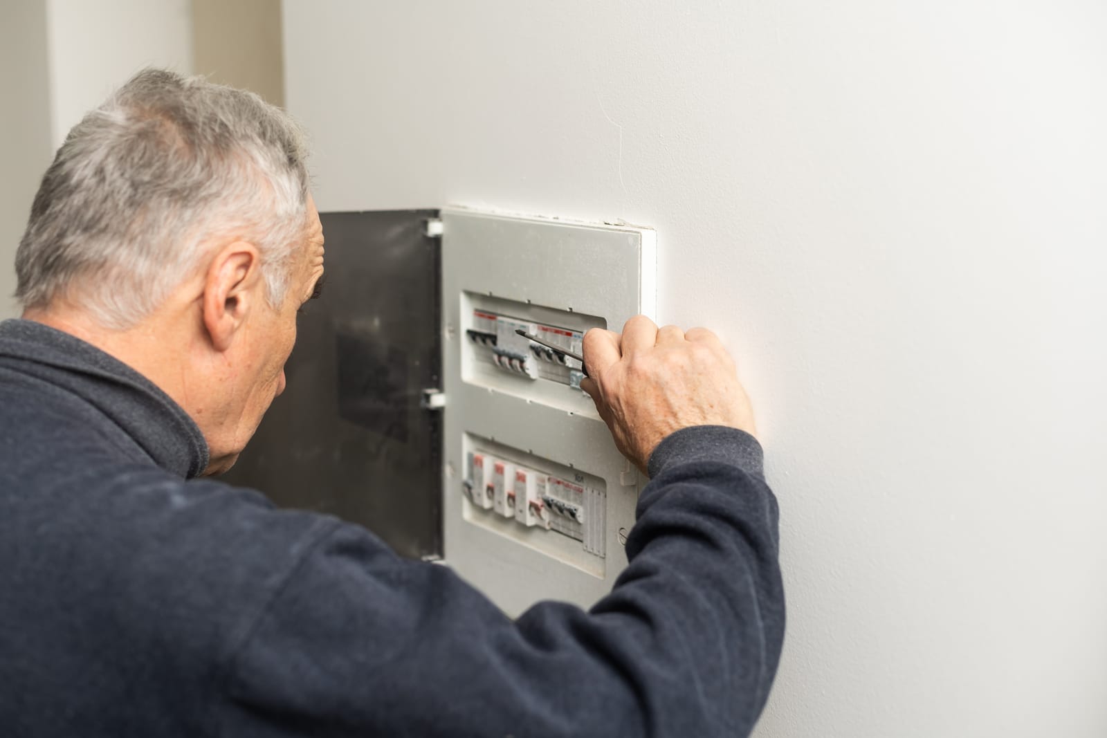 DIY electrical repairs you can do at your home in Australia - The Tool Belt